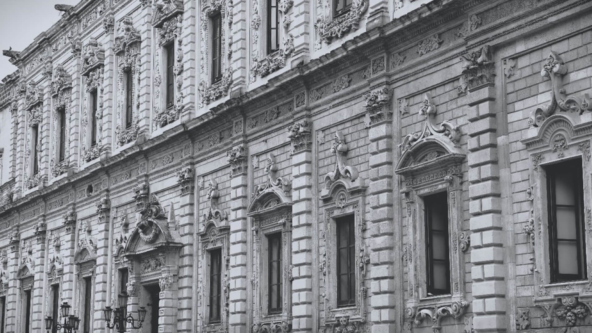 La AEPD recibe el mayor número de denuncias de su historia - Microlab